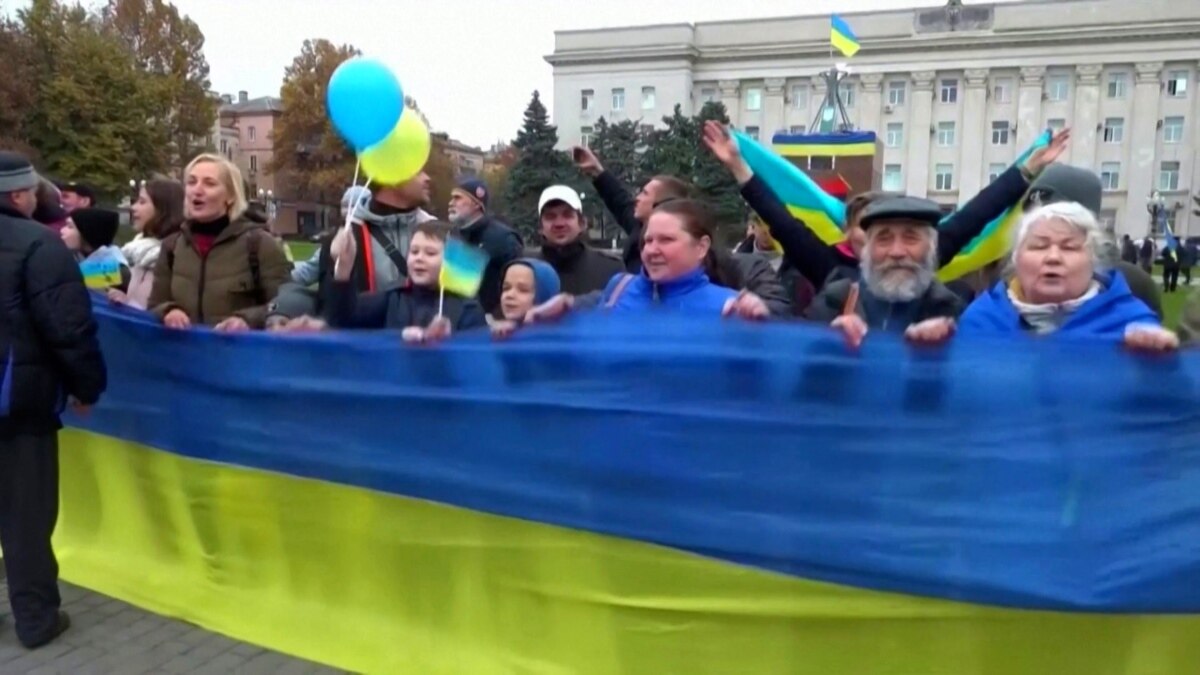 Kherson Residents Celebrate With Ukrainian Flags, Troops