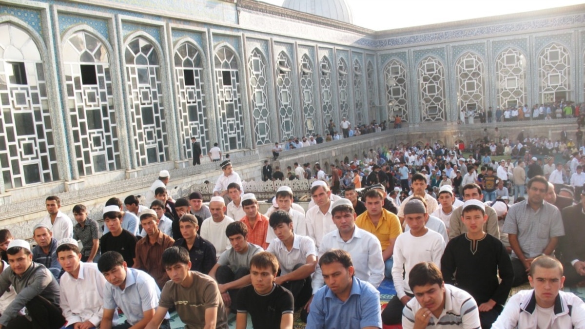 Tajik President Puts State Body In Charge Of Religious Affairs