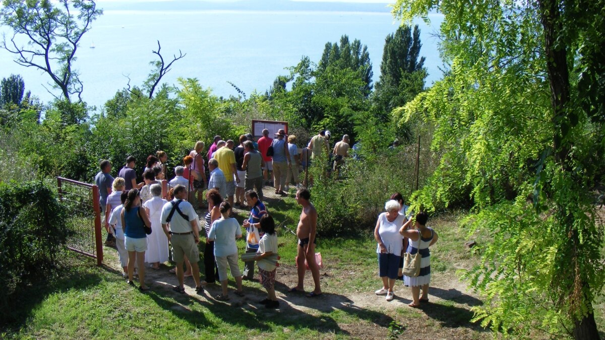 Club Aliga: a helyiek szerint le akarja zárni az egyetlen lejárót az új ...