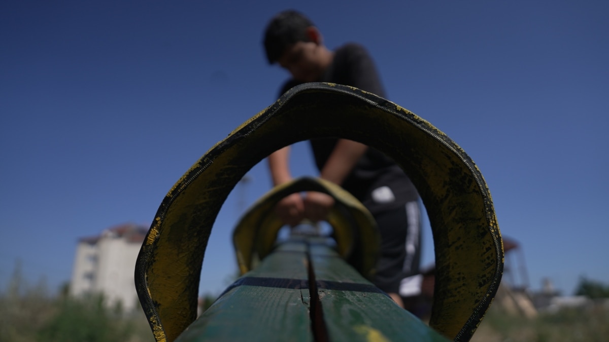 Vagonët e ndryshkur shndërrohen në kënd lojërash