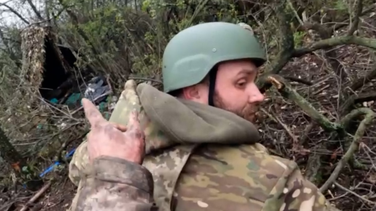 Ukrainian Actor Turned Military Medic Draws Lessons From Real-Life Combat