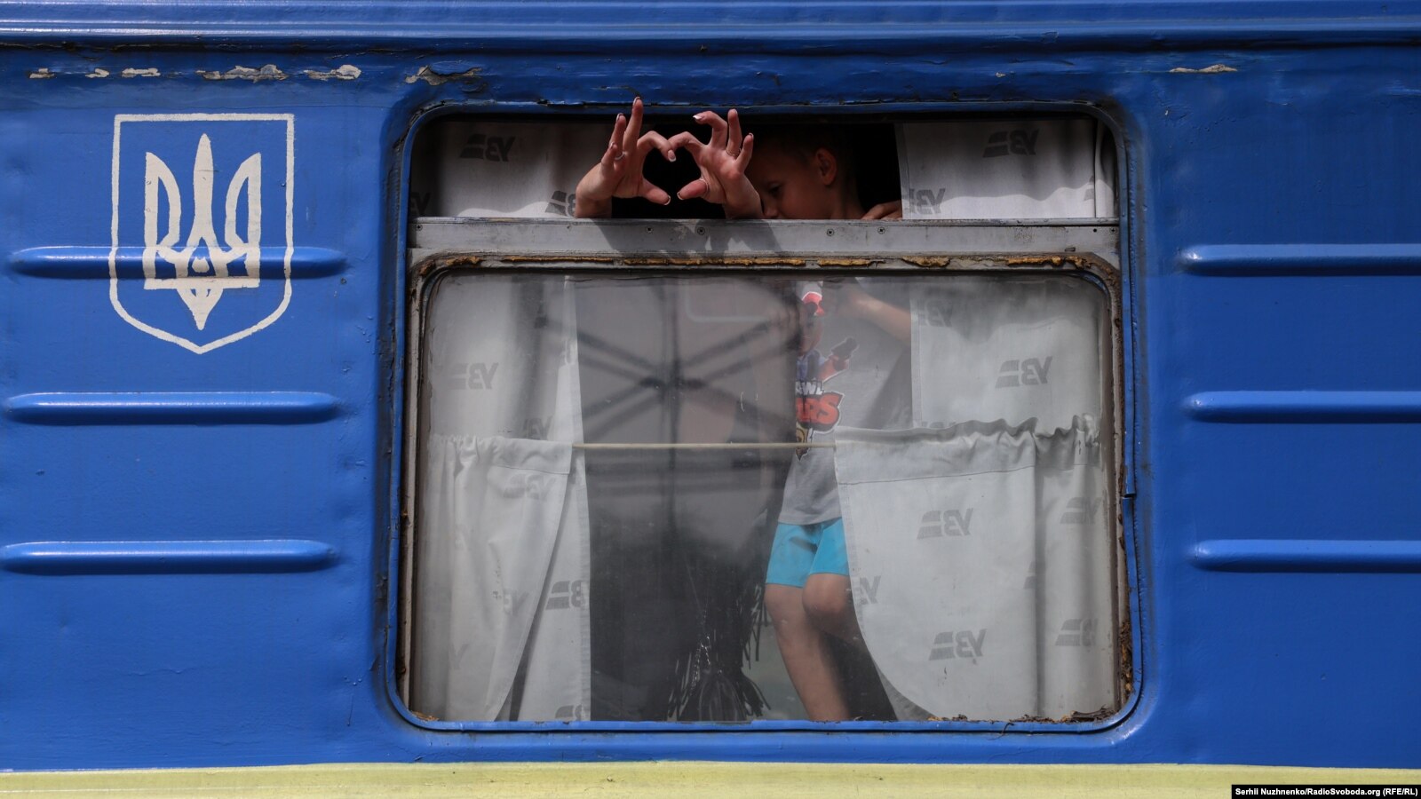 Донецька ОВА: в зоні примусової евакуації залишаються 133 дитини. Читайте на UKR.NET