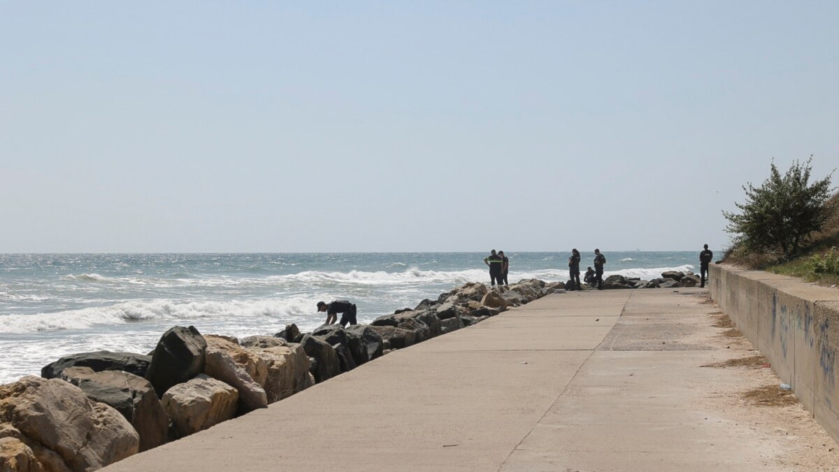 Misiune de dezamorsare a unei posibile mine marine aflată în derivă în ...