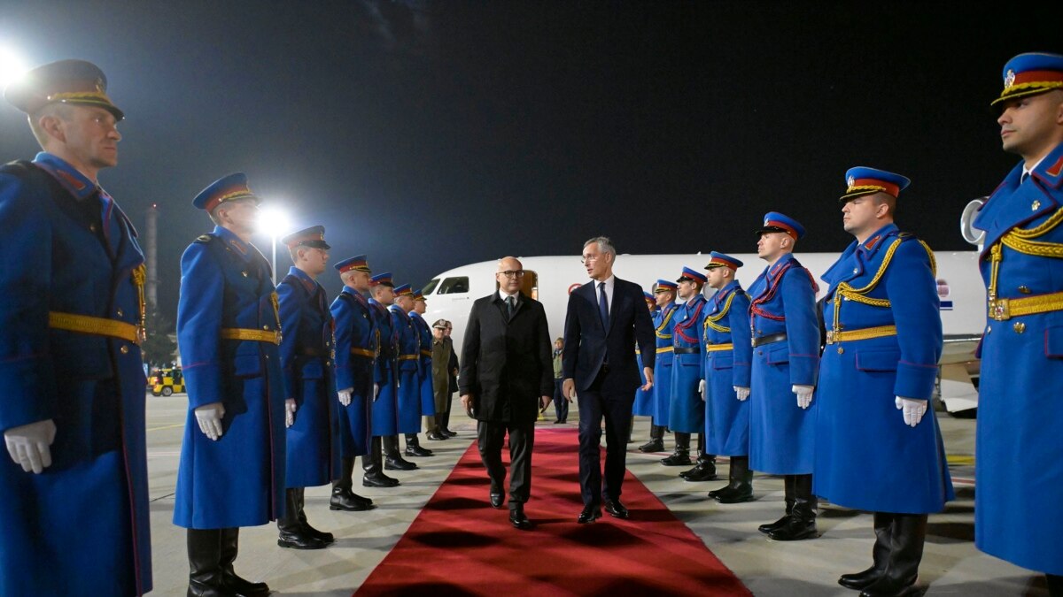 По Сараево и Приштина шефот на НАТО пристигна во Белград