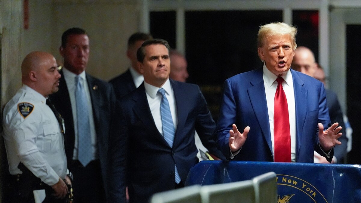 Трамп се појави на Суд за прикривање уплати кон порно актерка