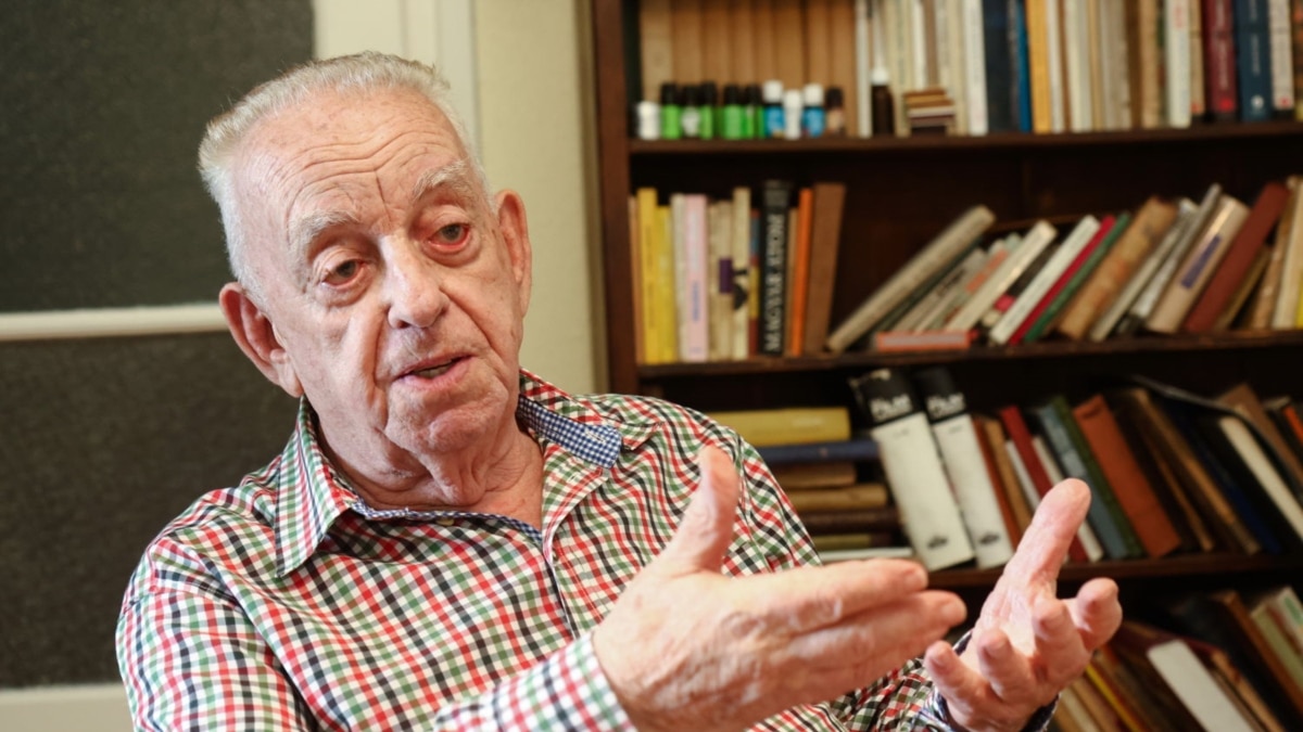 Rudas János: Kit érdekel, hogy Rogán Antalnak milyen táskája van?