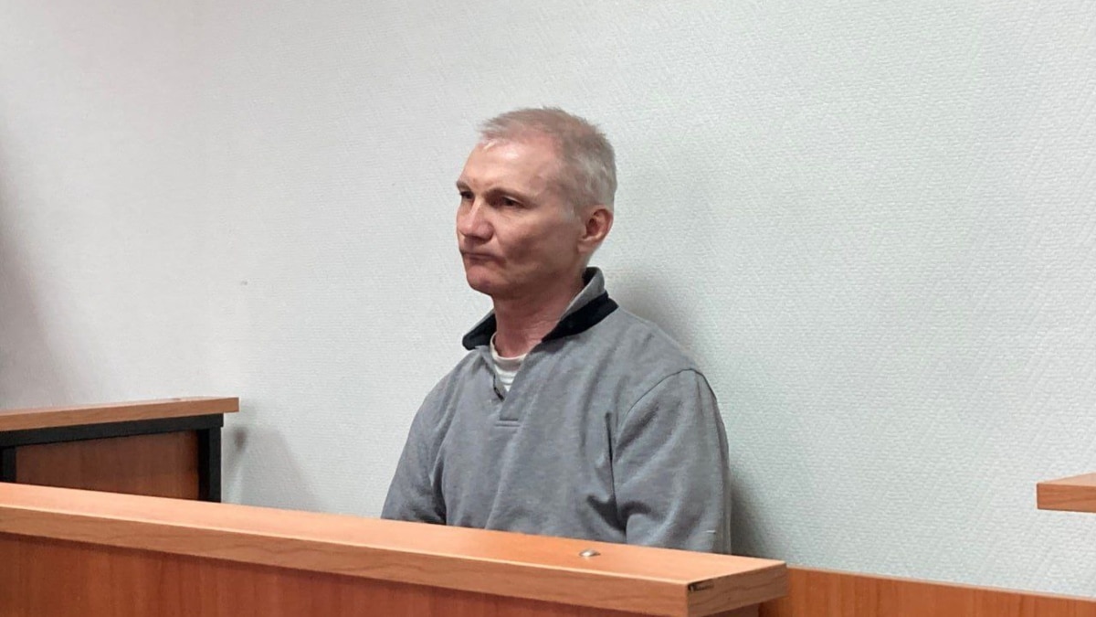 Father Of Russian Girl Who Drew Anti-War Picture Is Being Held In ...