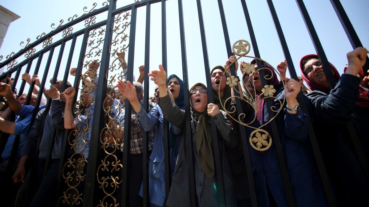 Albanian Authorities Suspect Iranian Dissidents Residing In Camp Of ...