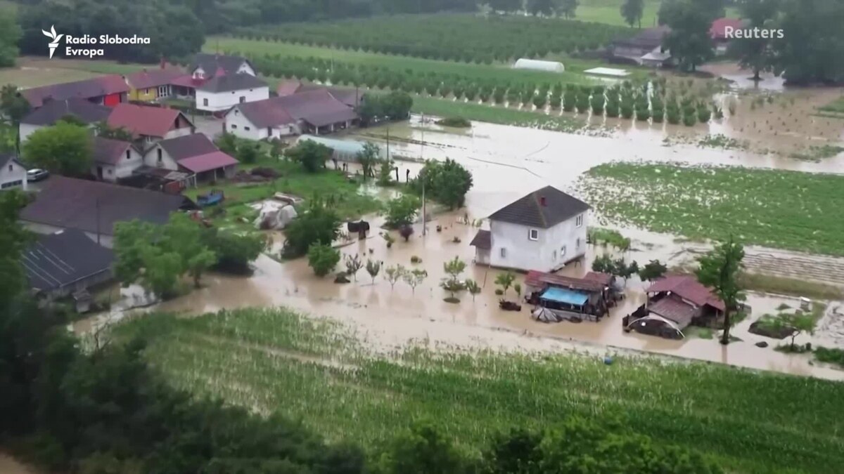 Zbog poplava u Srbiji u 42 mesta vanredne situacije