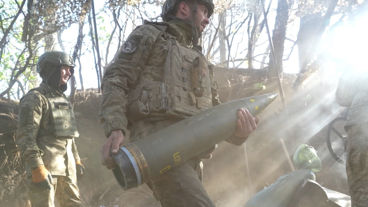 Ukrainian Frontline Gunners Await More U.S. Shells For 'Best Artillery ...