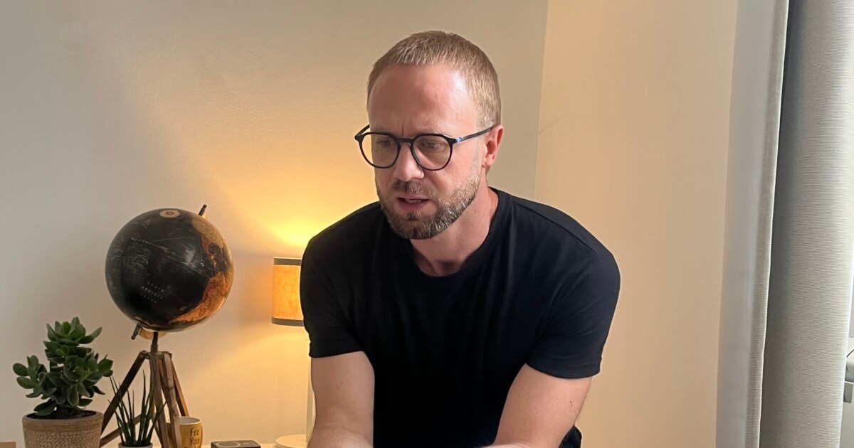 Andrej Gnjot, beloruski aktivista čija sudbina zavisi od odluke suda u ...