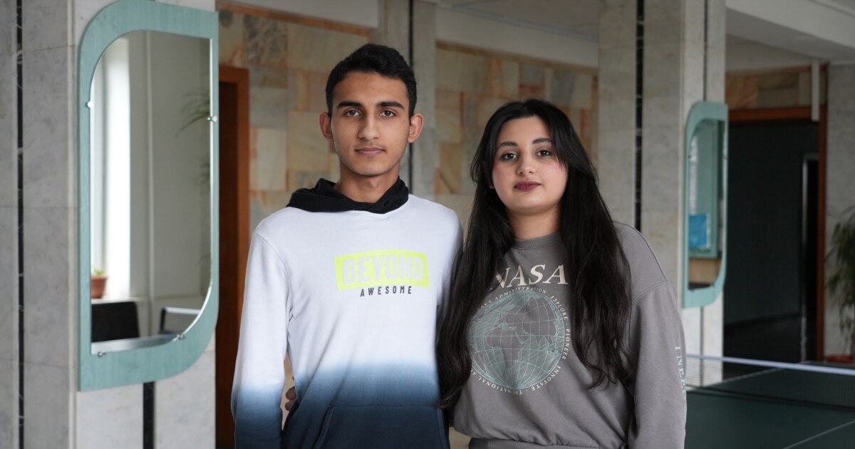 Samir și Samira, doi frați de etnie romă, cu burse de merit: „Mama ne-a ...