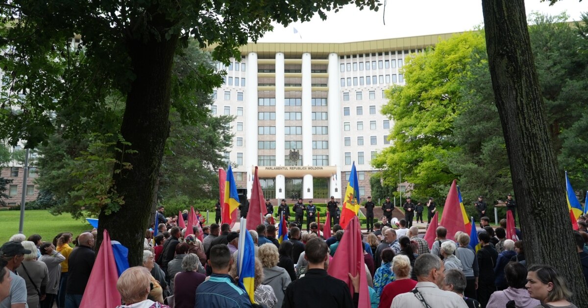 BCS solicită demisia lui Grosu, la o zi după sancționarea celor șapte ...