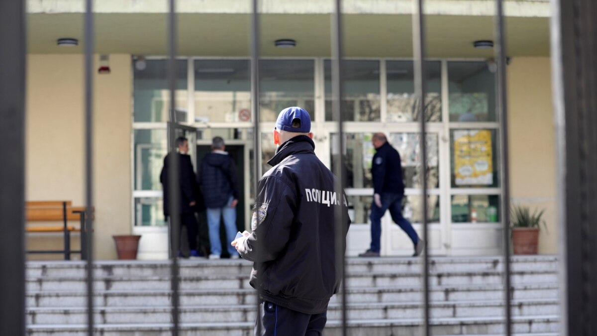 Кривична за тероризам против малолетник поради лажни закани до училишта