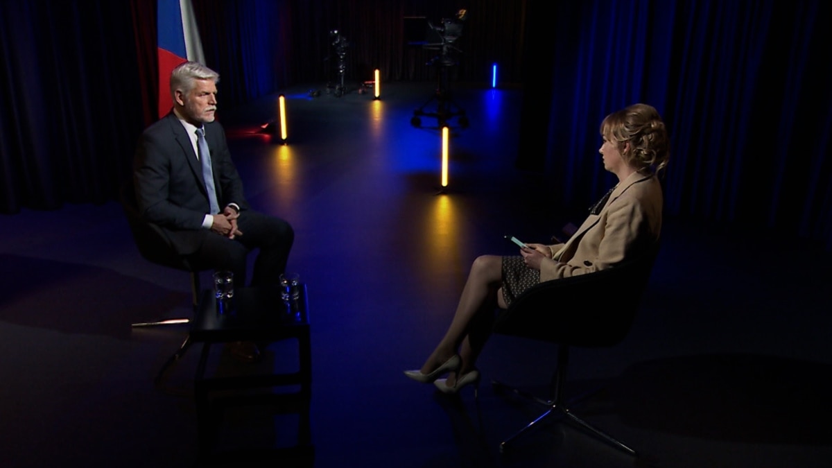 Czech President Calls For 'Clear Language' On Ukraine's NATO Membership