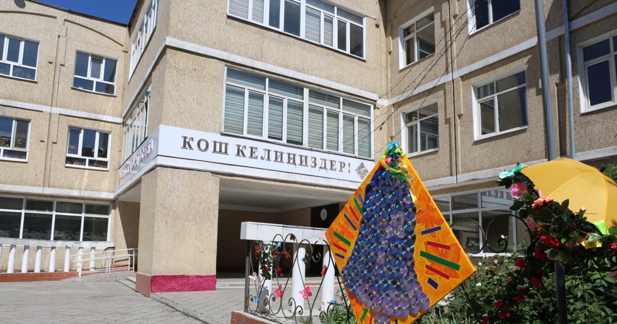 Президент мектеп маселеси, 12 жылдык окутуу тууралуу пикирин айтты