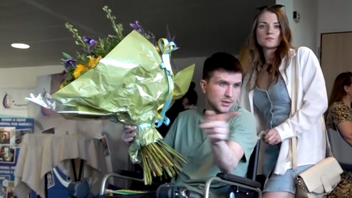 Love And Laughter: Wounded Ukrainian Soldier Finds Healing Romance In ...