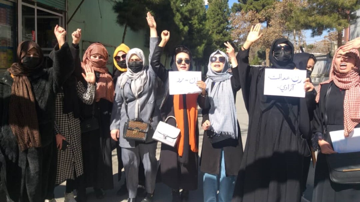 نرگس سادات٬ فعال حقوق زنان٬ به قید ضمانت از بند طالبان رها شد