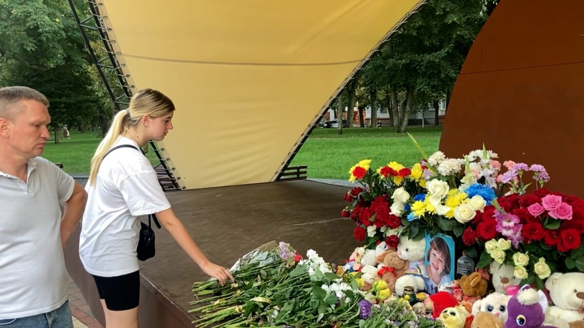 'Her Hand Was Still Warm': Remembering The Victims Of Deadly Russian Strike On Chernihiv