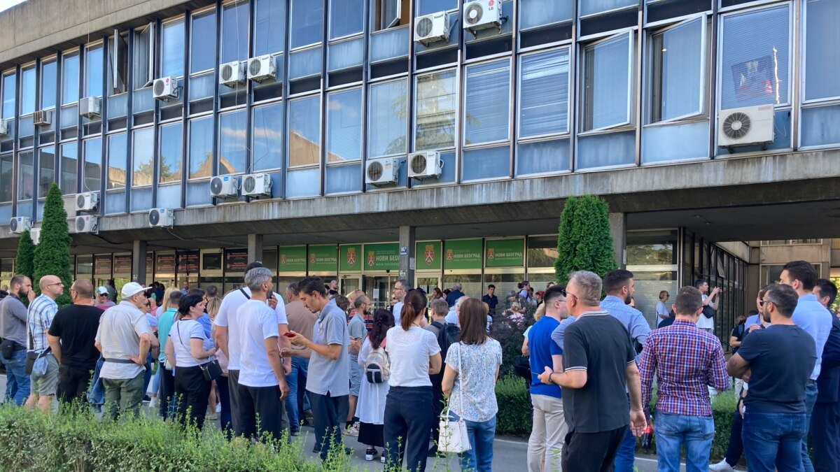 Protesti u Beogradu i Nišu zbog sumnje na krađu izbora