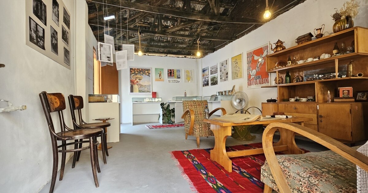 Përgjimi i turistëve të huaj në Shqipërinë komuniste