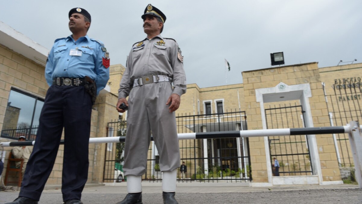 Pakistani Top Court Orders Snap Polls In Two Provinces By May 15