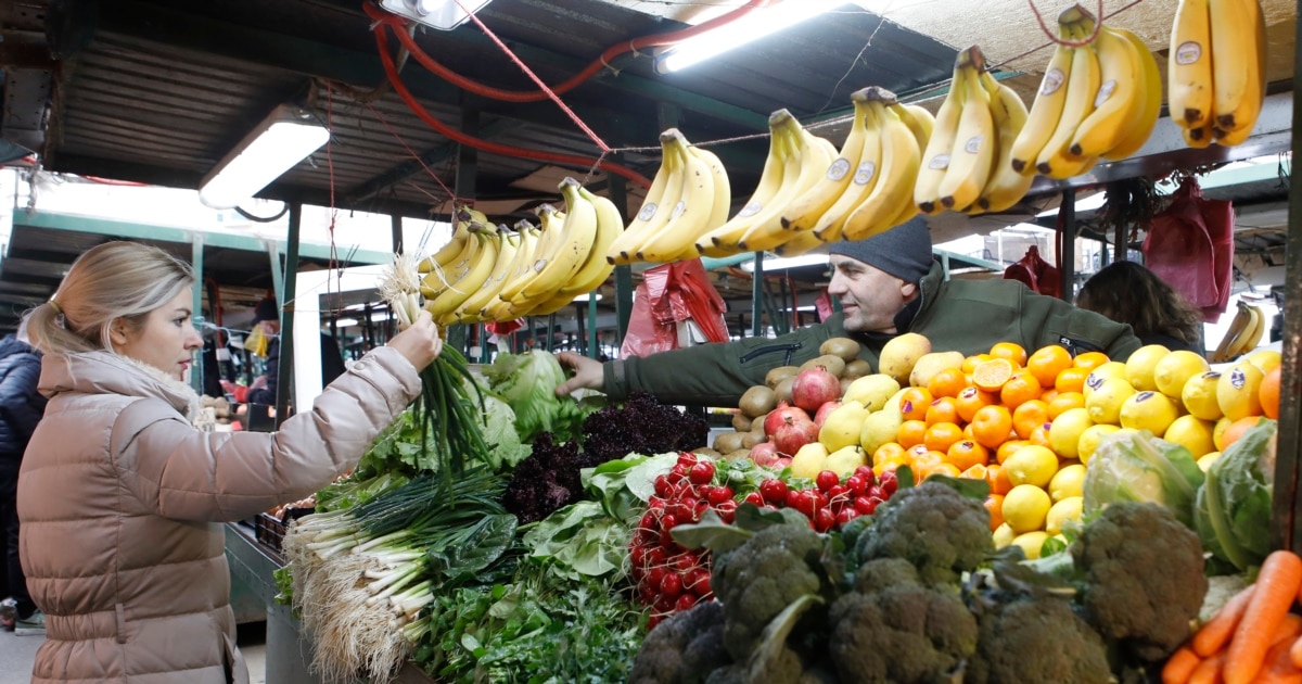Pesticidi i dëmshëm në perimet nga Maqedonia e Veriut, pavarësisht ndalimit