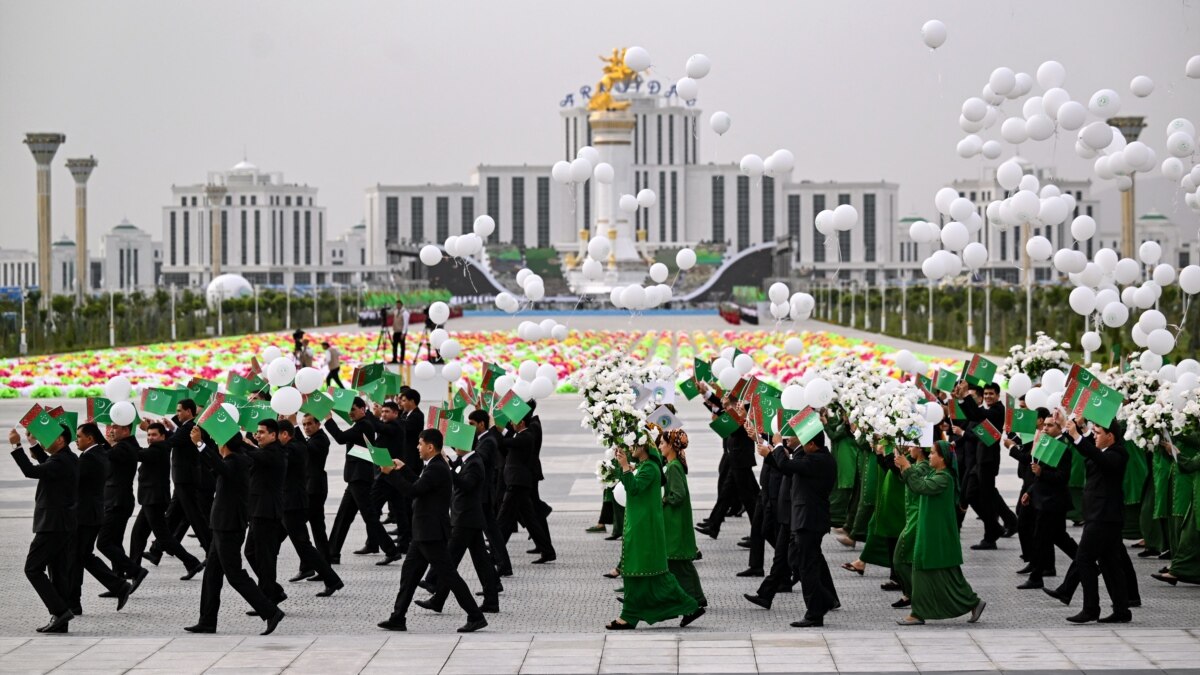 Diňle: Maryly lukmanlar Arkadaga hassa ugradýar, Arkadagyň täze ...
