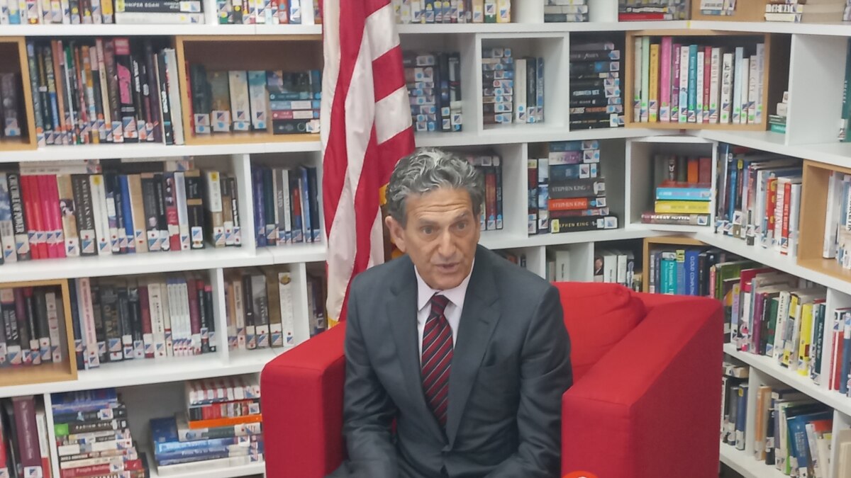 САД и Северна Македонија потпишаа меморандум за соработка против манипулација со дезинформации