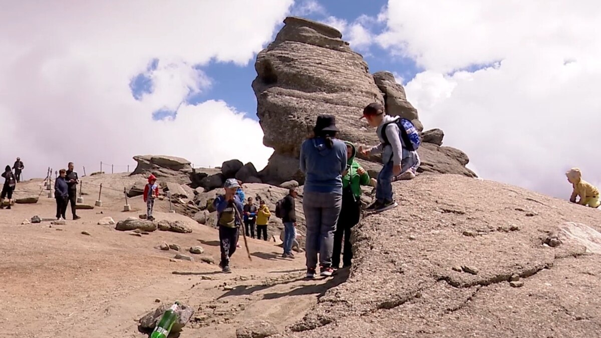 Ariile protejate din România. Omul (nu) sfințește locul. Gunoaie, flori ...
