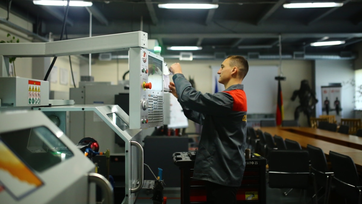 Ministrul Dan Perciun: „Reforma învățământului profesional tehnic va ...