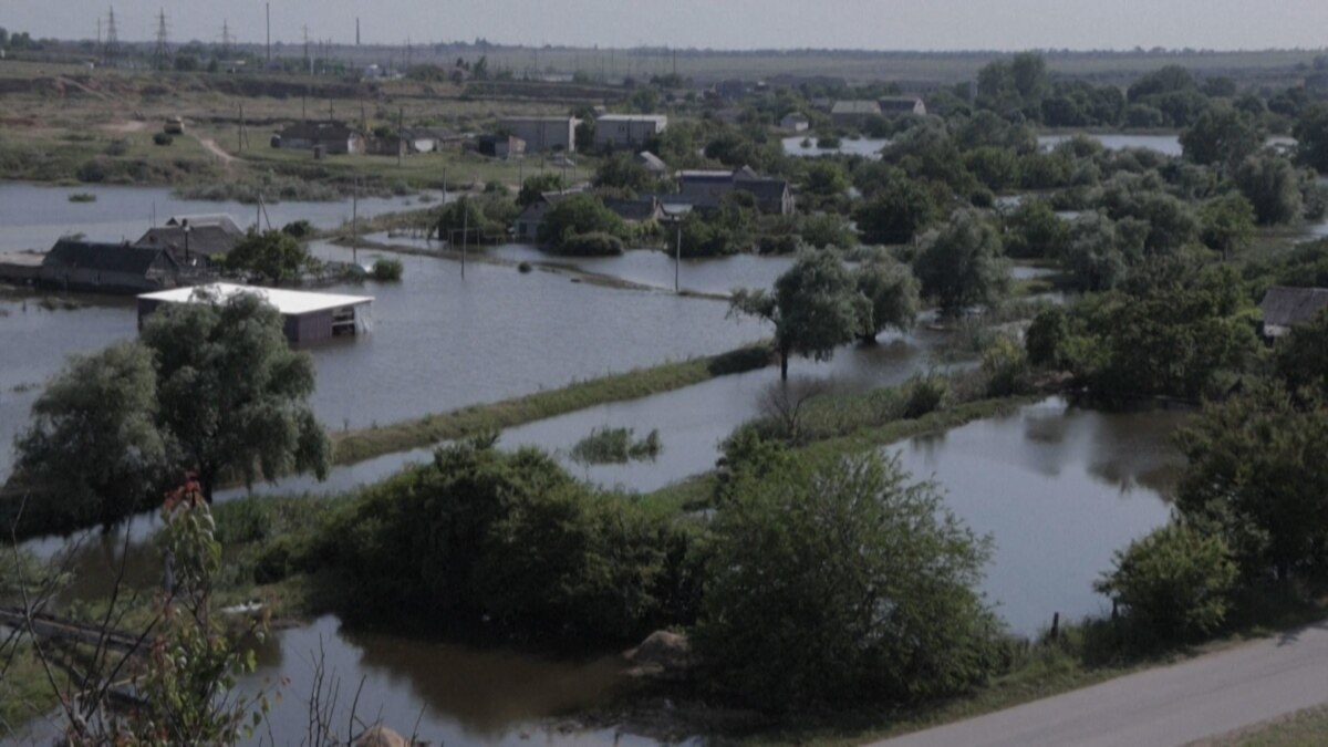 Sabiraju se posledice izlivanja reke Dnjepar u Ukrajini
