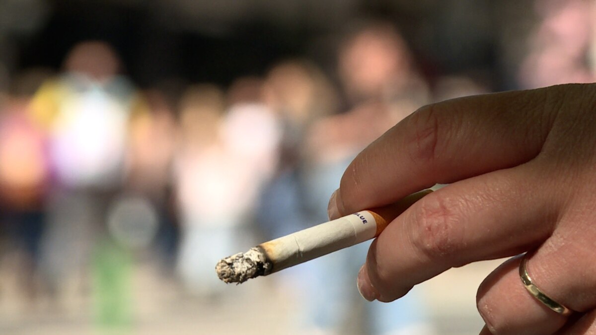 Više od trećine odraslih u Srbiji puši cigarete