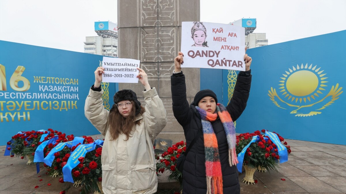 Двое активистов Oyan, Qazaqstan! арестованы на 15 суток за участие в мирной акции 16 декабря