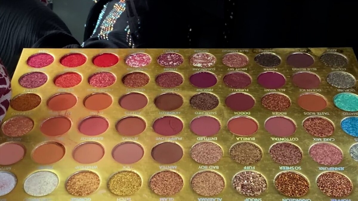 Afghan Women Denounce Taliban Beauty Salon Ban