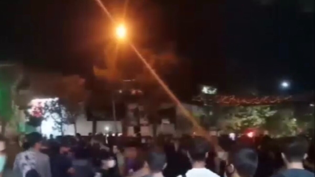 Two Iranians Accused Of Organizing Protests Detained, 'Confessions ...