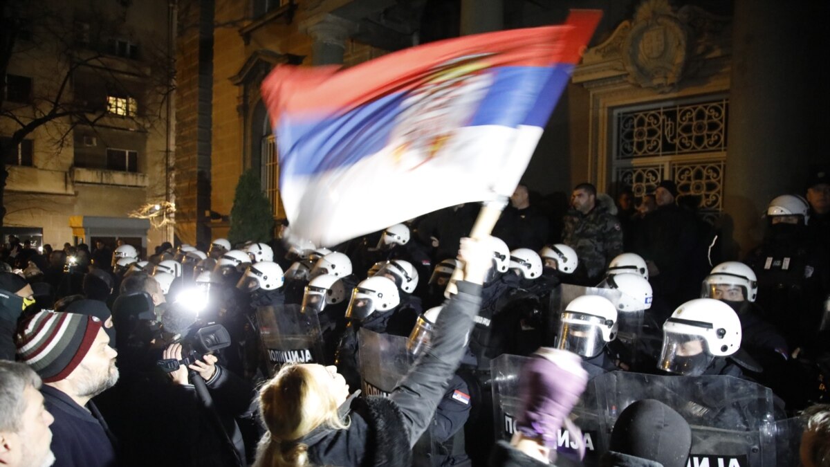 Dnevno@RSE: Protesti u Beogradu i Prištini; Katastrofa zemljotresa ...