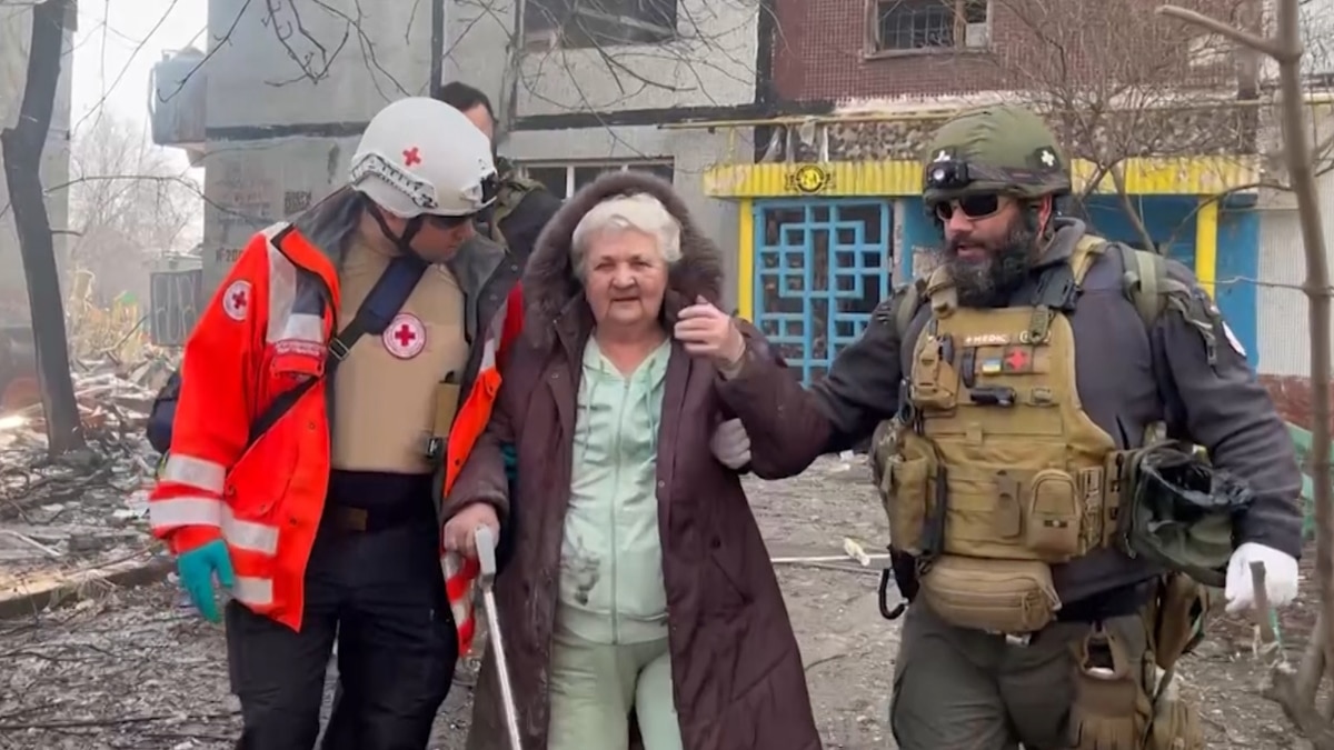 Ukrainian Paramedics Give People 'A Chance To Survive Before Help Comes'