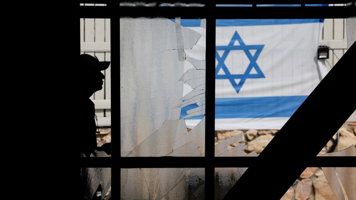 Семејствата бегаат по новите израелски наредби за евакуација во Газа