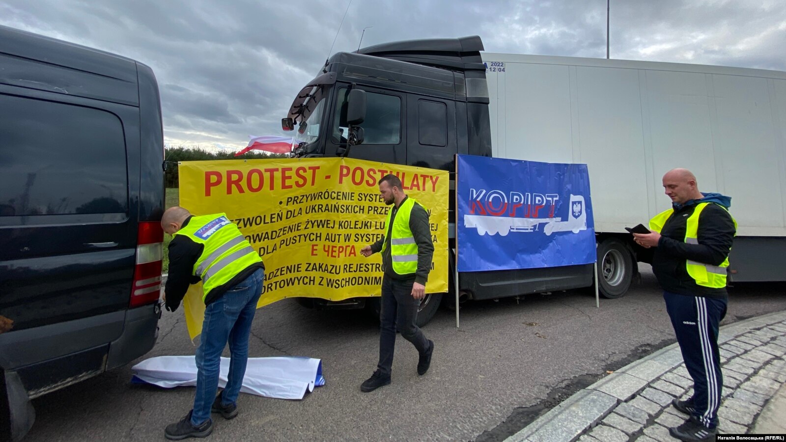 У ДПСУ розповіли про ситуацію із блокадою вантажівок на кордоні з
