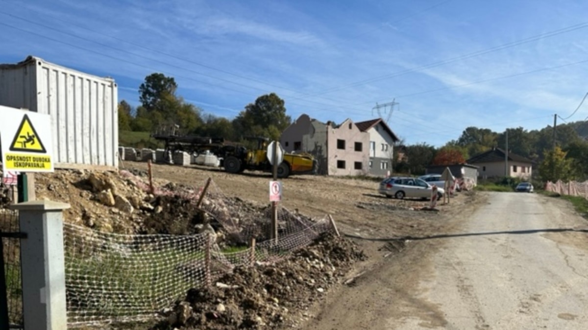 Kuće na autoputu kod Doboja