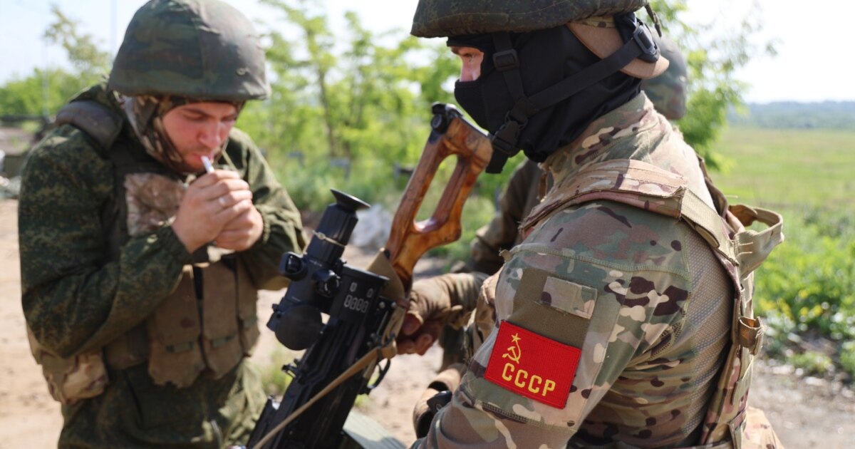 Flamuj të kuq: Simbolet sovjetike i kthehen ushtrisë ruse