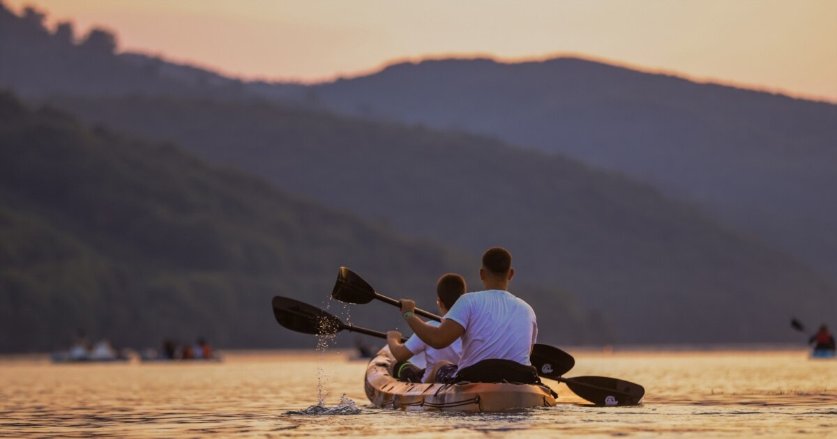 Kajakim në perëndim