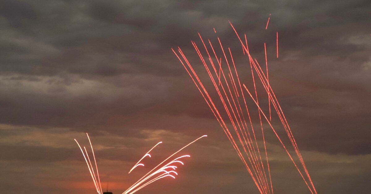 На Львівщині повідомили про пожежу через падіння уламків збитого «Шахеда