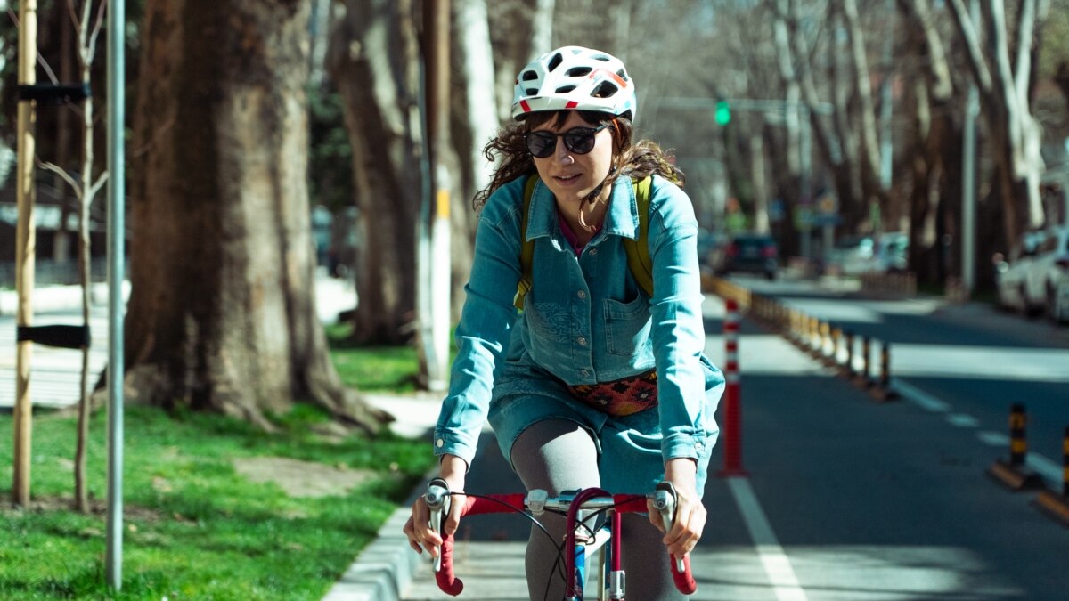 Laboratorul social | Cu Ana Popa despre ABC-ul mersului pe bicicletă ...