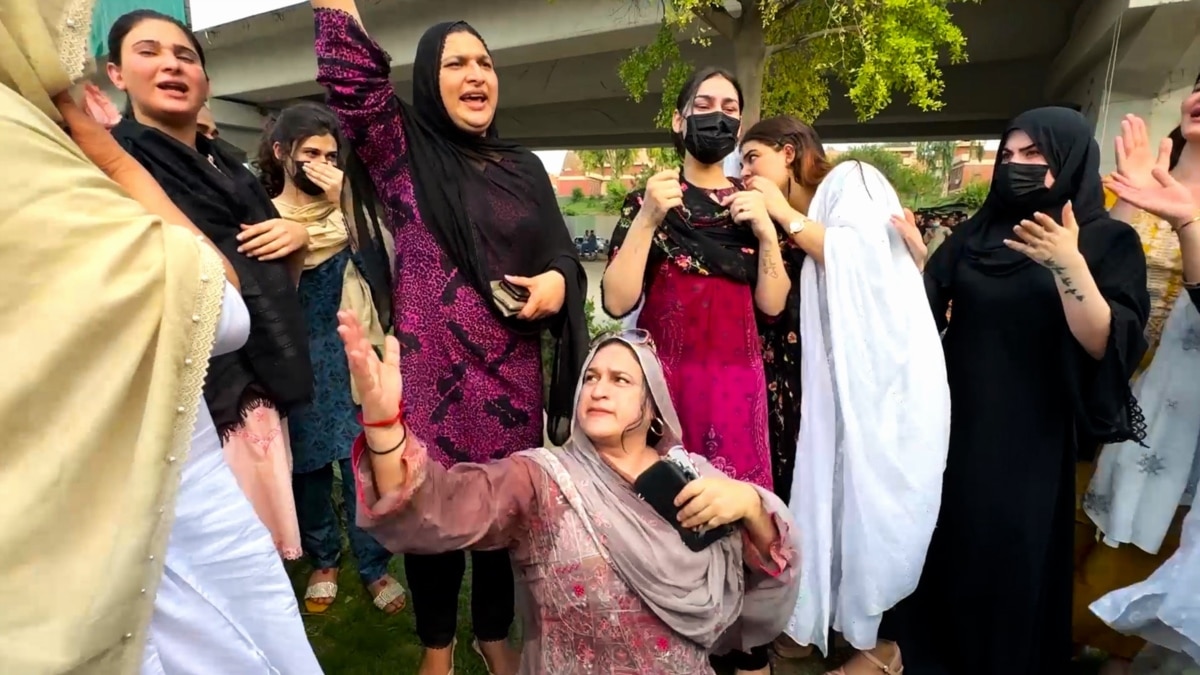 Pakistani Transgender Women Demand Safety