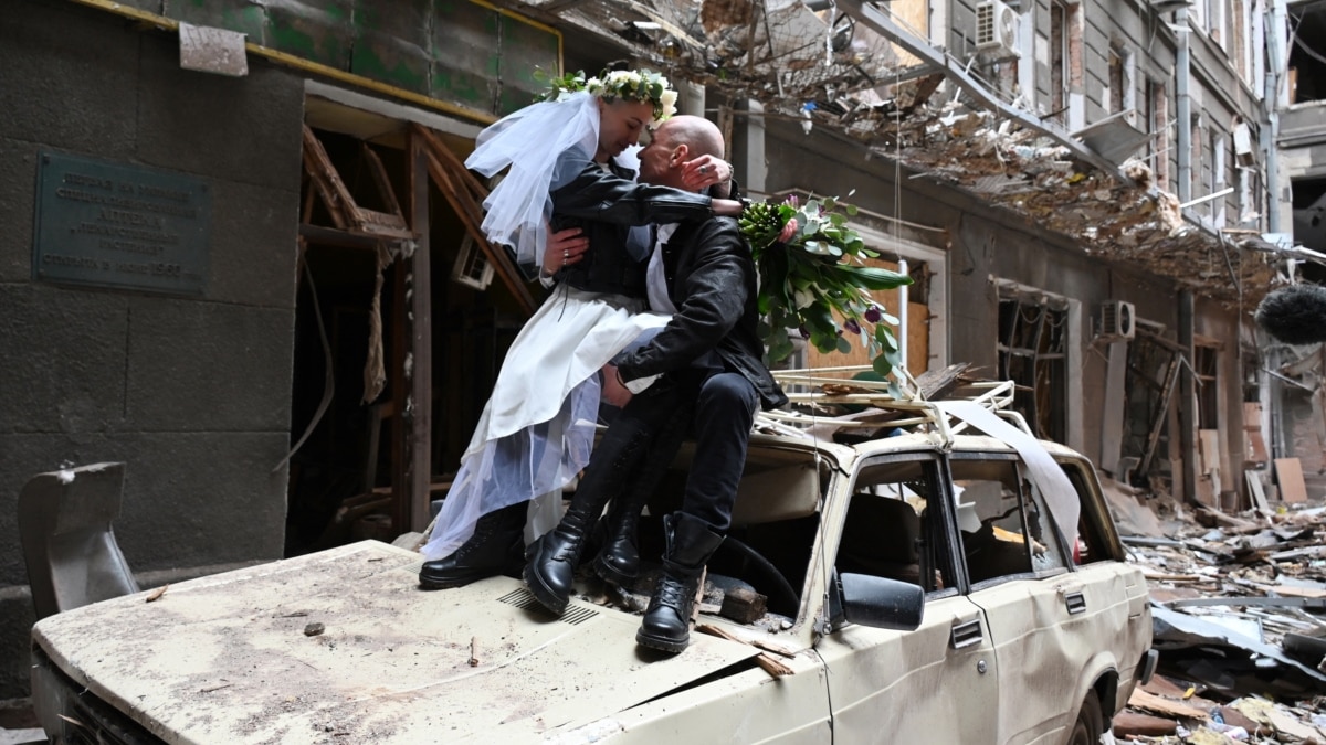 'Later Might Never Happen': Ukraine's Wartime Wedding Rush