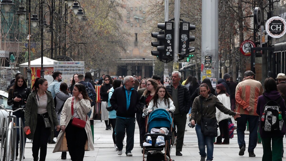 Bie besimi i maqedonasve ndaj institucioneve