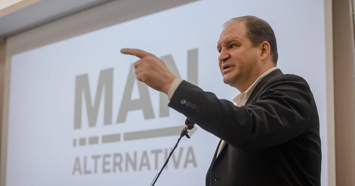 Fostul socialist Ion Ceban l-a dat în judecată pe liderul PSRM, Igor Dodon