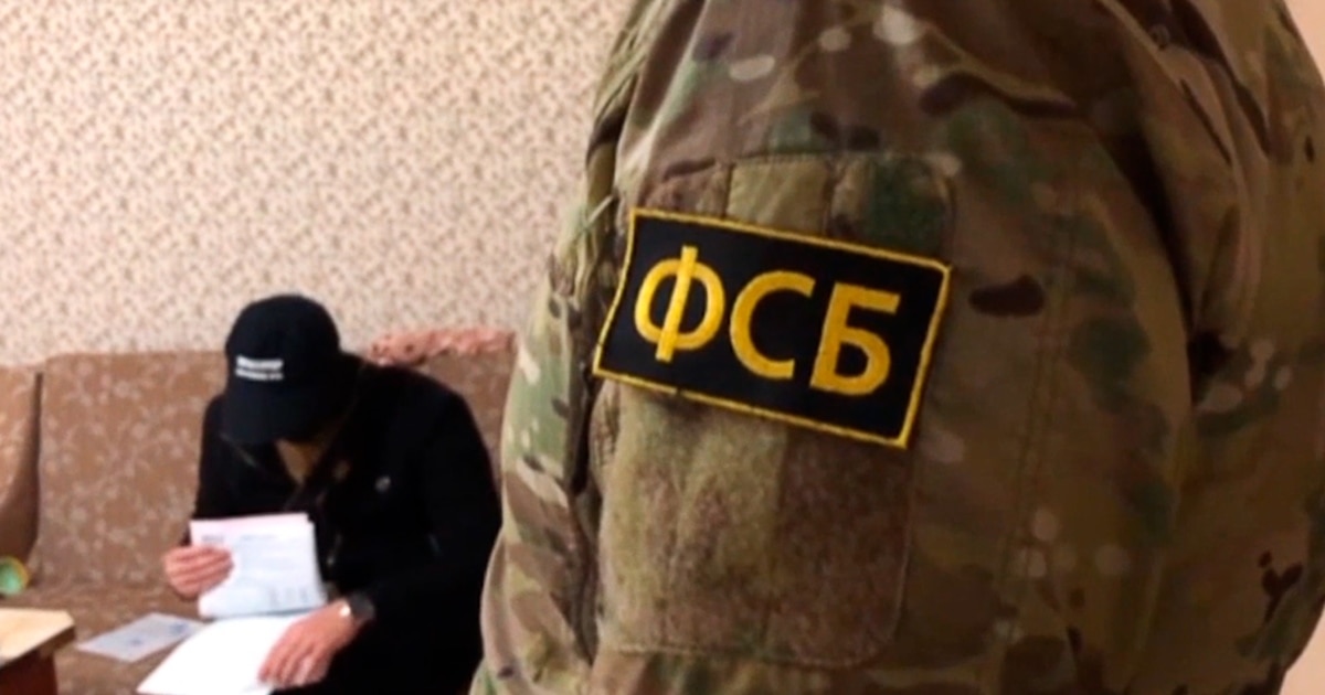 Russia-Installed Police In Crimea Detain Two Crimean Tatar Brothers